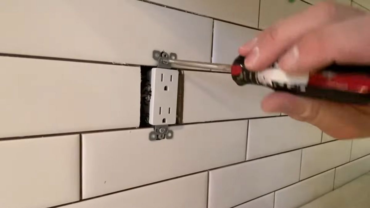 How to Tile Around an Outlet with a Backsplash Kit | Commercial ...
